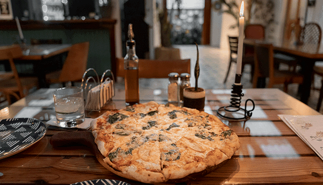 Places to Eat in Adel | Manning Stainton